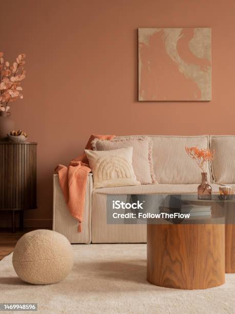 Desain Interior Ruang Tamu Dengan Bingkai Poster Mock Up Sofa Modular
