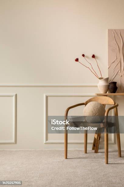 Komposisi Kreatif Interior Ruang Tamu Dengan Bingkai Poster Mock Up