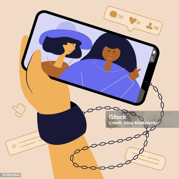 Pengguna Memegang Smartphone Seluler Dan Mengobrol Berbicara Di