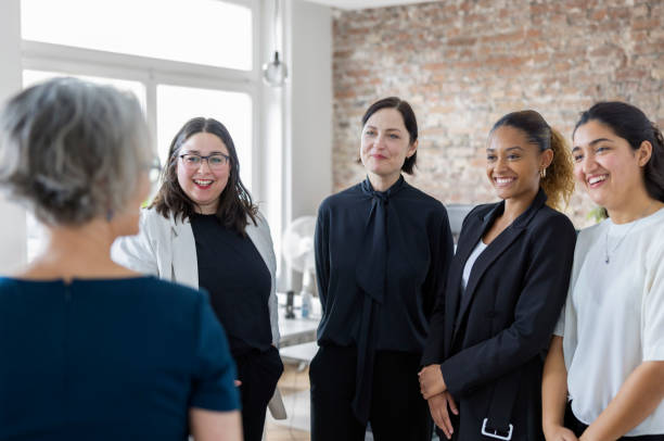 Women Standing Pictures | Download Free Images on Unsplash