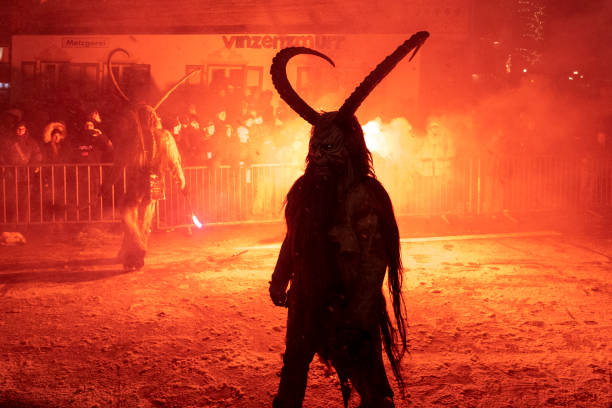 830 Krampus Fotos Fotografías De Stock Fotos E Imágenes Libres De Derechos Istock