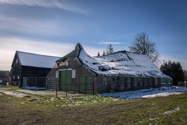 Free picture: Abandoned farmhouse with roof damage and junkyard in backyard