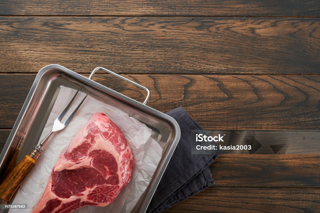Steak Mentah Tomahawk Segar Steak Daging Sapi Tomahawk Mentah Berumur