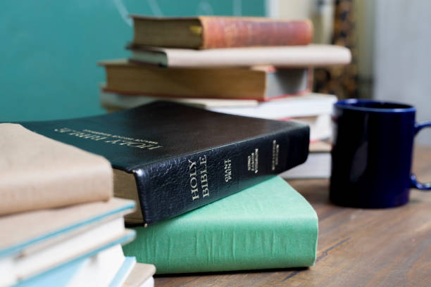 Group Bible Study Pictures | Download Free Images on Unsplash