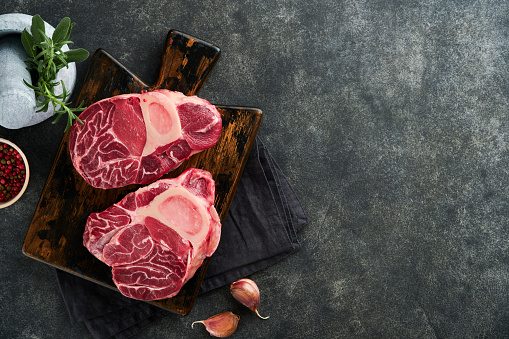 Daging Steak Mentah Osso Buco Daging Barbekyu Betis Sapi Muda Potong