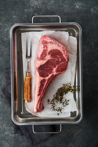 Steak Mentah Tomahawk Segar Steak Daging Sapi Tomahawk Mentah Berumur