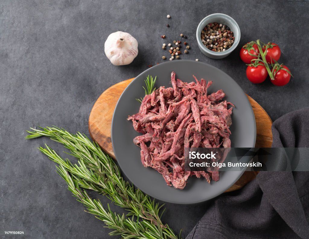Daging Sapi Atau Domba Robek Bbq Tradisional Dengan Rempahrempah Tomat