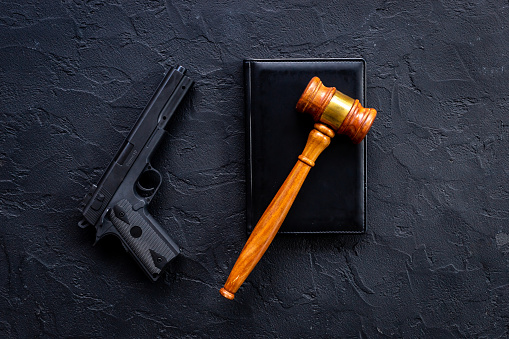 Senjata Pistol Tangan Dan Hakim Memberi Hukum Senjata Penggunaan Konsep ... Senjata Pistol Tangan Dan Hakim Memberi Hukum Senjata Penggunaan Konsep ...