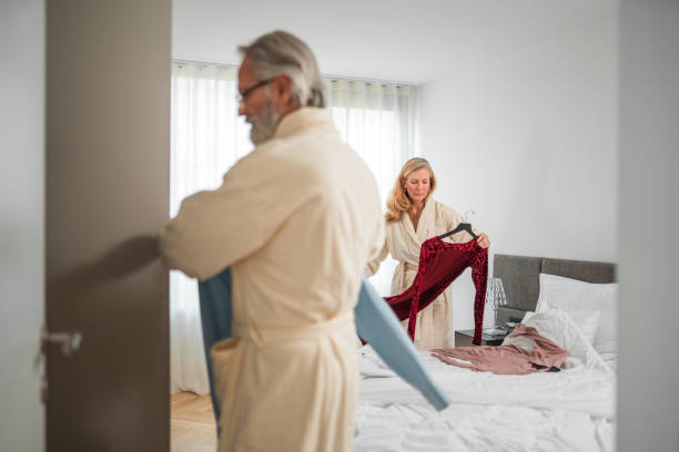 80 Homme Shabille Chambre Photos Taleaux Et Images Libre De Droits