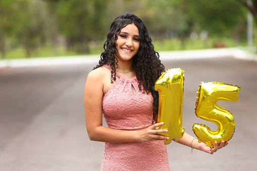 Gadis Berusia 15 Tahun Gadis Cantik Ulang Tahun Foto Stok - Unduh ... Gadis Berusia 15 Tahun Gadis Cantik Ulang Tahun Foto Stok - Unduh ...