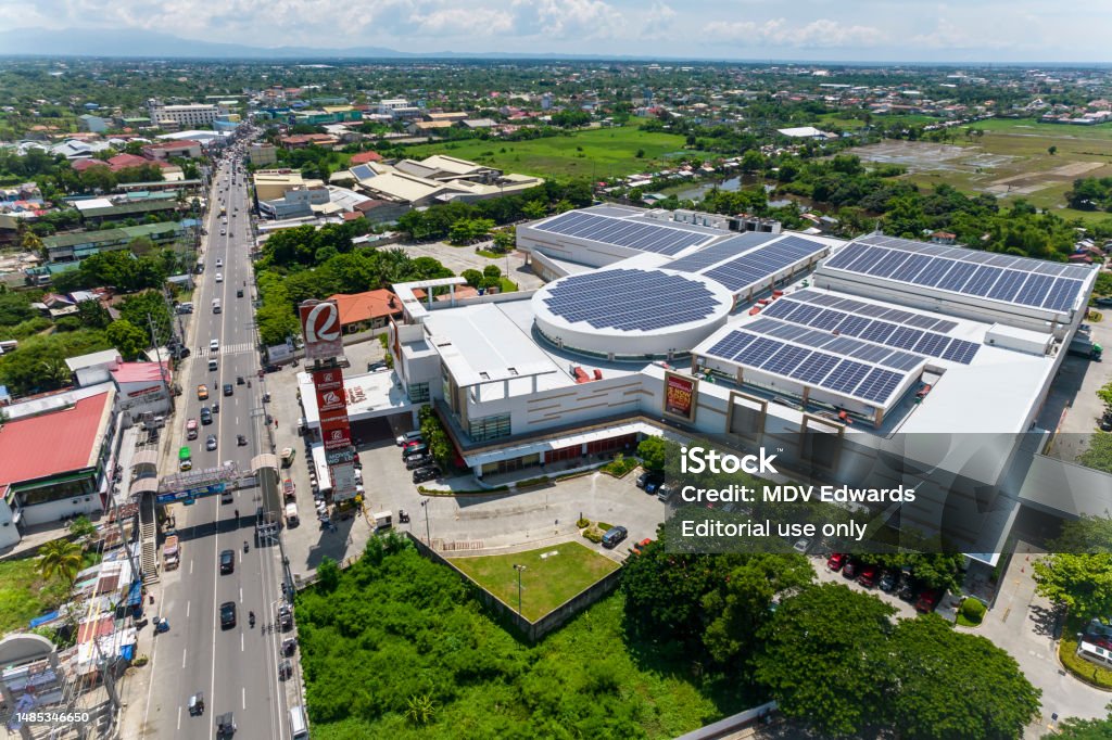 Calasiao Pangasinan 필리핀 Robinsons Place Pangasinan의 공중 쇼핑몰 지붕에는 태양 전지판이 ... Calasiao Pangasinan 필리핀 Robinsons Place Pangasinan의 공중 쇼핑몰 지붕에는 태양 전지판이 ...