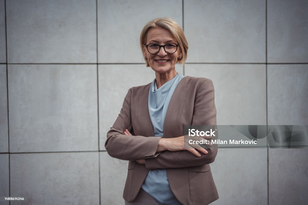 Photo Libre De Droit De Portrait Dune Femme Daffaires Qui Respire La