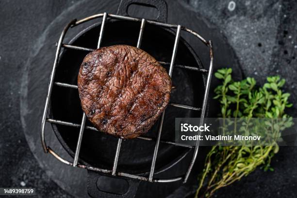 Fillet Mignon Daging Sapi Panggang Steak Di Atas Panggangan Latar