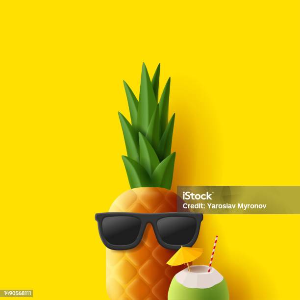 Nanas Lucu Dan Lucu Dalam Kacamata Hitam Dan Koktail Kelapa Dengan Tali