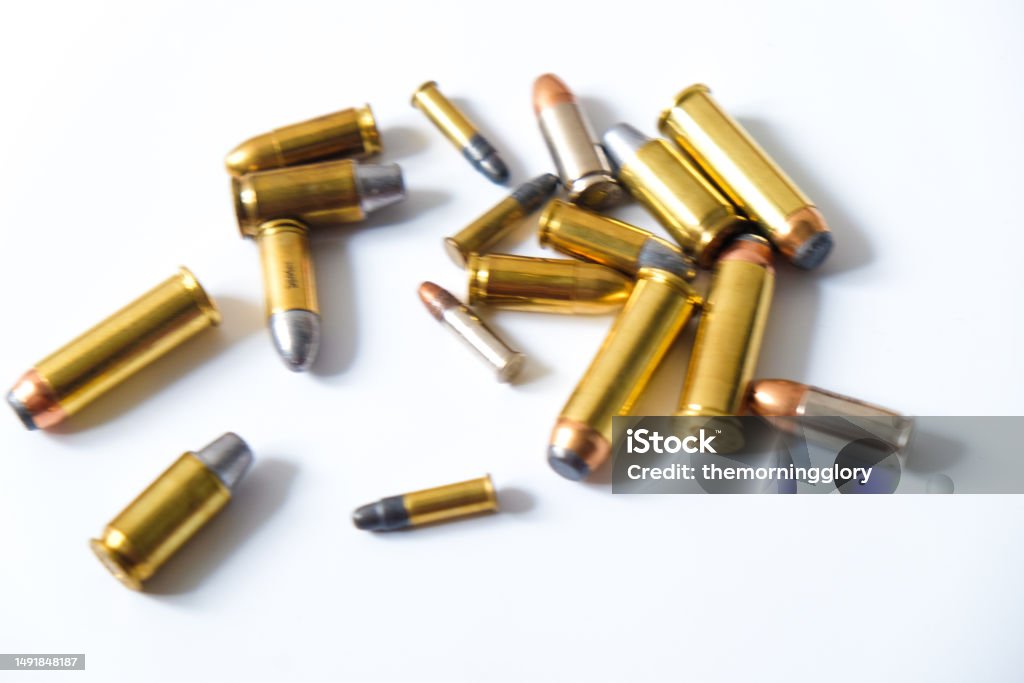 Kelompok Peluru Pistol Tangan Jhp Dan Senjata Api Lrn Dengan Latar ... Kelompok Peluru Pistol Tangan Jhp Dan Senjata Api Lrn Dengan Latar ...