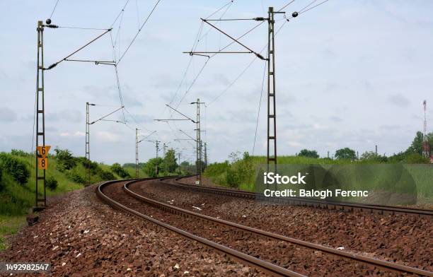 Saluran Listrik Kereta Api Rel Dan Struktur Pendukung Foto Stok - Unduh ... Saluran Listrik Kereta Api Rel Dan Struktur Pendukung Foto Stok - Unduh ...