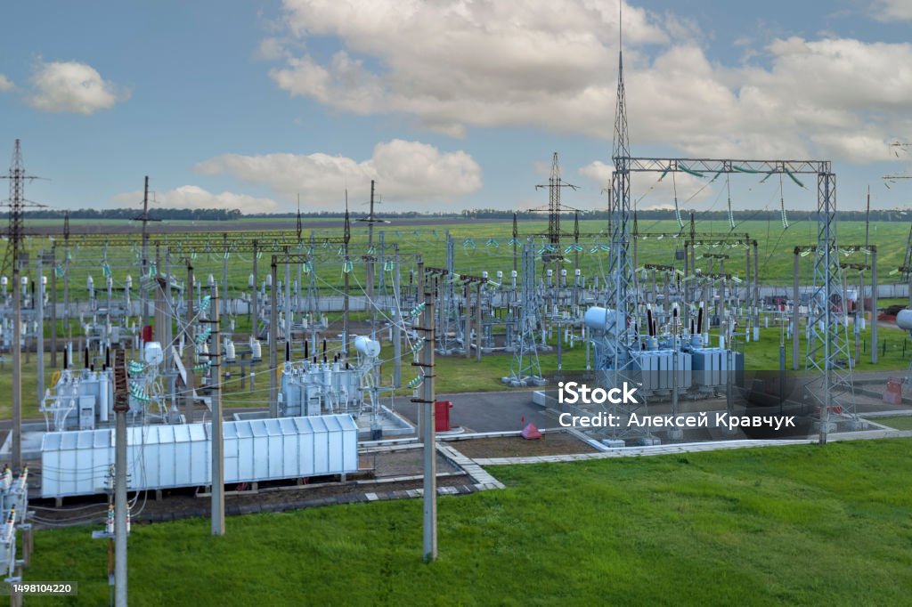 Gardu Induk Dengan Transformator Isolator Dan Sakelar Yang