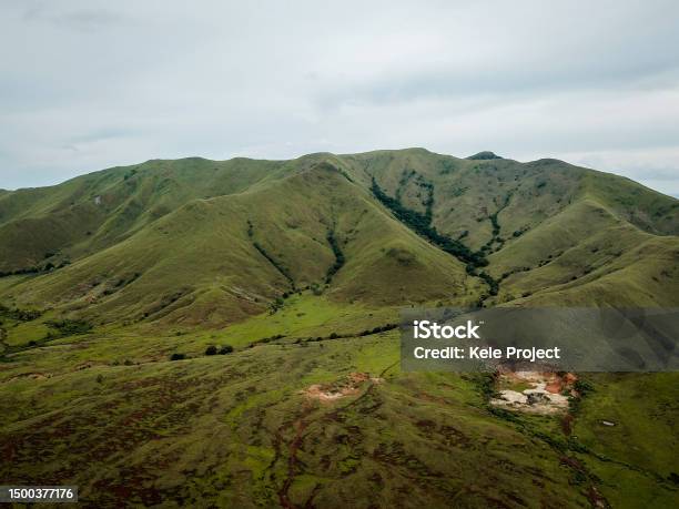 Gunung Kerbau Di Pulau Moa Maluku Foto Stok - Unduh Gambar Sekarang ... Gunung Kerbau Di Pulau Moa Maluku Foto Stok - Unduh Gambar Sekarang ...