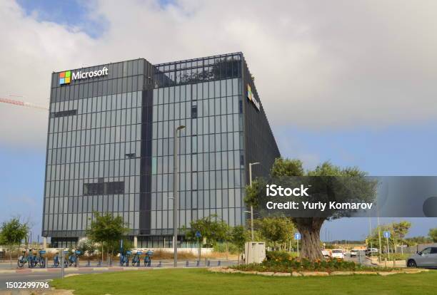 Microsoft Menandatangani Logo Di Gedung Kantor Pusat Foto Stok - Unduh ... Microsoft Menandatangani Logo Di Gedung Kantor Pusat Foto Stok - Unduh ...