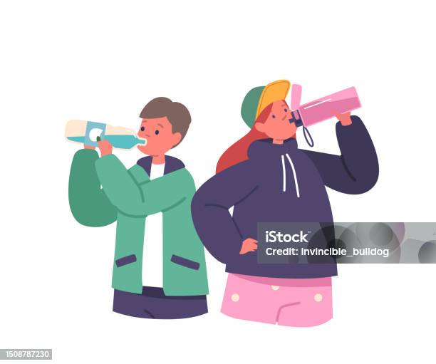 Karakter Gadis Kecil Dan Lakilaki Minum Air Bersih Atau Jus Dari Botol ... Karakter Gadis Kecil Dan Lakilaki Minum Air Bersih Atau Jus Dari Botol ...