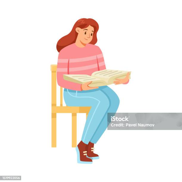 Femme Assise Sur Une Chaise En Train De Lire Un Livre À La Maternelle