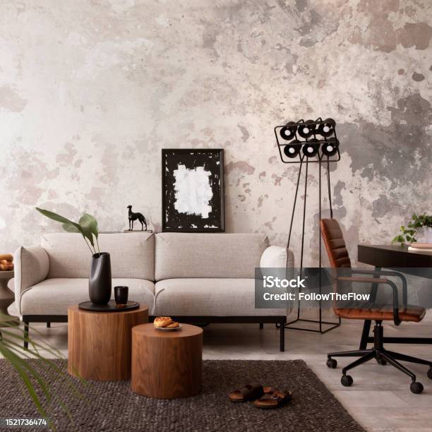 Desain Interior Interior Ruang Tamu Indiustral Dengan Bingkai Poster