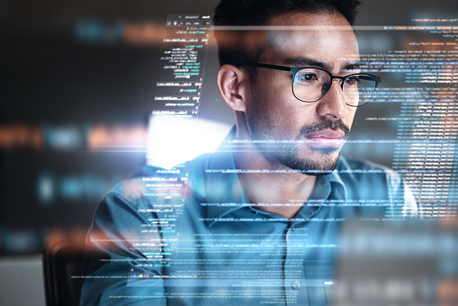 Programmer Coding Dan Manusia Dengan Fokus Hologram Dan Analisis Data