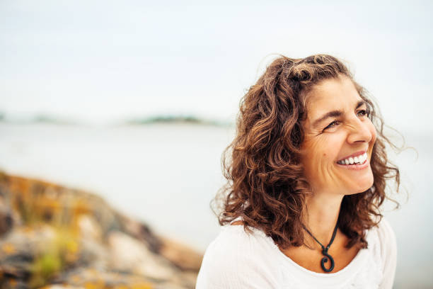 123 100 Femmes Dâge Mûr Photos Taleaux Et Images Libre De Droits Istock