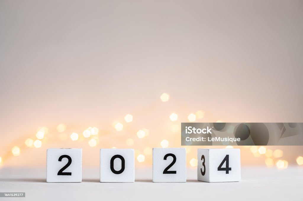 Tahun Baru 2024 Datang Angka Pada Kubus Balok Kayu Berputar Dari 2023 ... Tahun Baru 2024 Datang Angka Pada Kubus Balok Kayu Berputar Dari 2023 ...