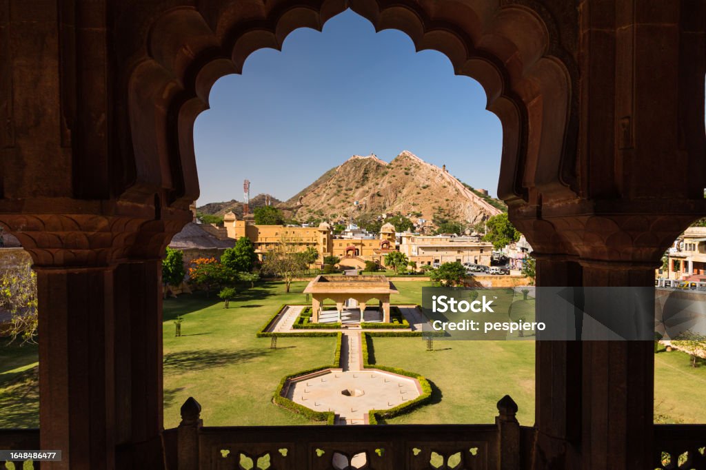 Mughalstyle Gardens And Walls Of The Jaigarh Fort Next To Amber Castle ... Mughalstyle Gardens And Walls Of The Jaigarh Fort Next To Amber Castle ...