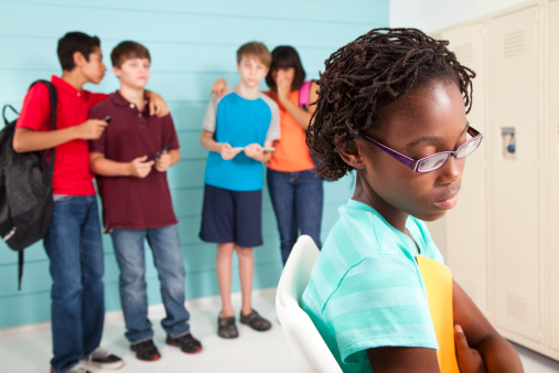 Photo Libre De Droit De Preteen Étudiants À Laide De La Technologie À