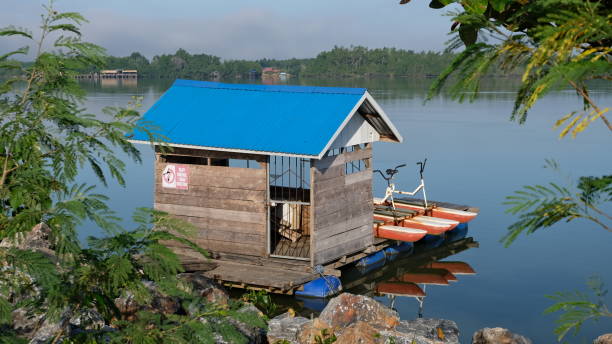 Free picture: A floating recreational houses on a Tikvara lake in Bačka ...