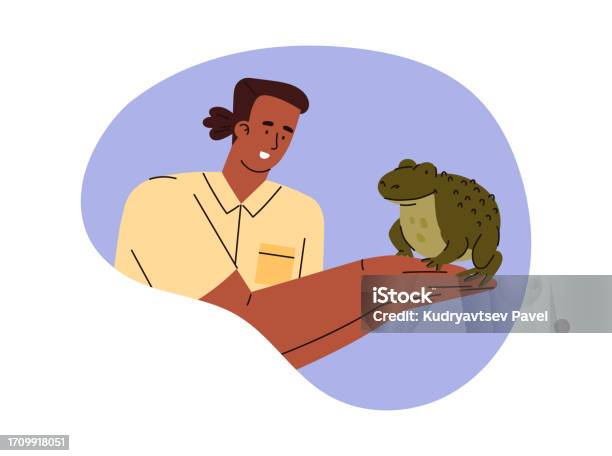 Orang Memegang Katak Besar Hijau Di Tangan Katak Duduk Di Lengan