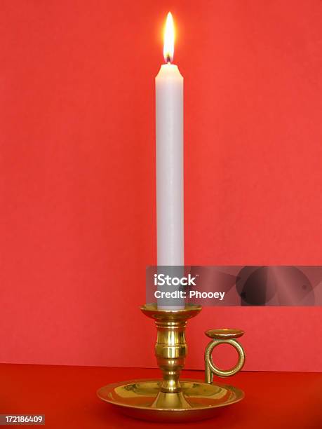 Lilin Menyala Foto Stok Unduh Gambar Sekarang Lilin Peralatan