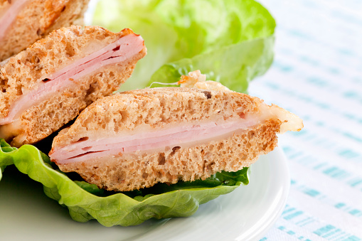 Toasts 햄 치즈를 플라테 0명에 대한 스톡 사진 및 기타 이미지 0명 구운 식품 단면도 Istock