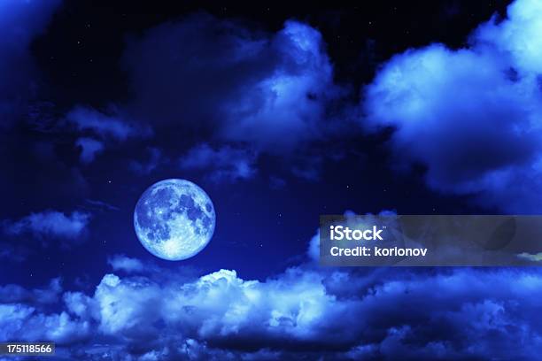 Langit Malam Dengan Bulan Purnama Dan Bintangbintang Bersinar Foto Stok ... Langit Malam Dengan Bulan Purnama Dan Bintangbintang Bersinar Foto Stok ...