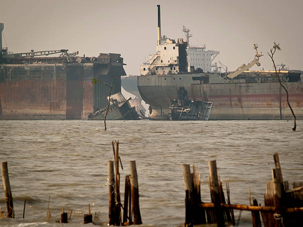 Free picture: oil, spills, ship, wreck