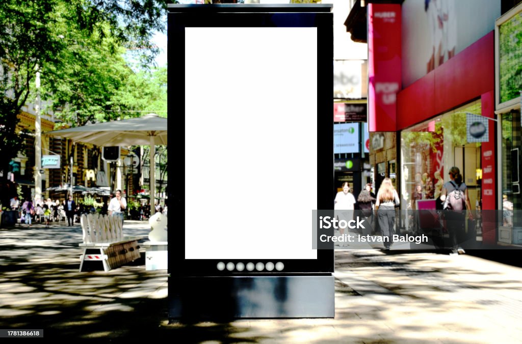 Papan Iklan Kosong Iklan Lightbox Di Sepanjang Trotoar Mockup Panel ... Papan Iklan Kosong Iklan Lightbox Di Sepanjang Trotoar Mockup Panel ...