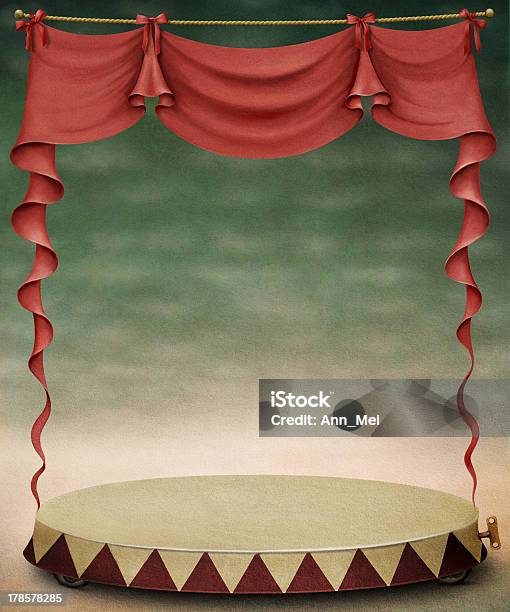Red Curtain And Stage向量圖形及更多舞台圖片 舞台 馬戲團 戲劇表演 Istock