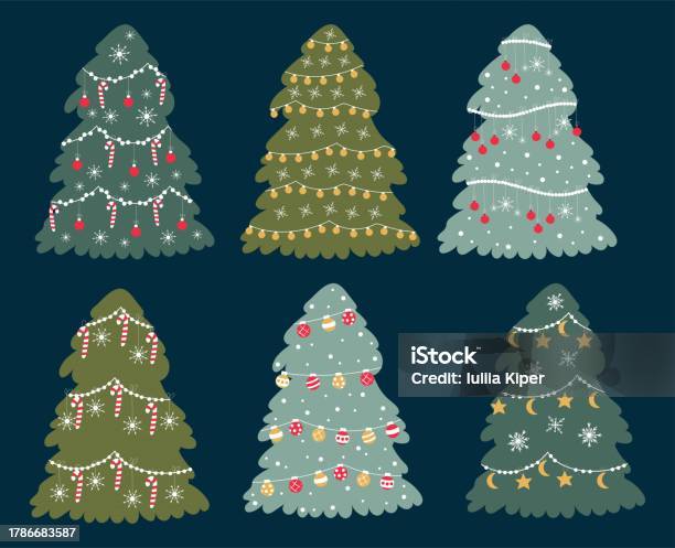 Set Pohon Natal Yang Digambar Tangan Dihiasi Dengan Mainan Natal Lampu