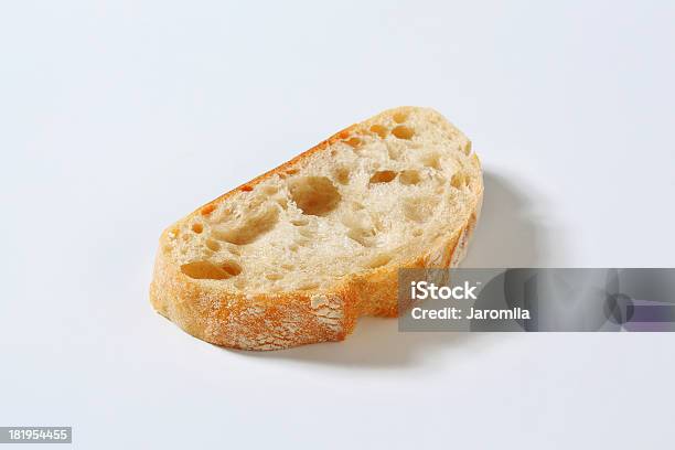 Slice Of 식빵 흰색 바탕에 그림자와 0명에 대한 스톡 사진 및 기타 이미지 0명 건강한 식생활 곡초류 Istock