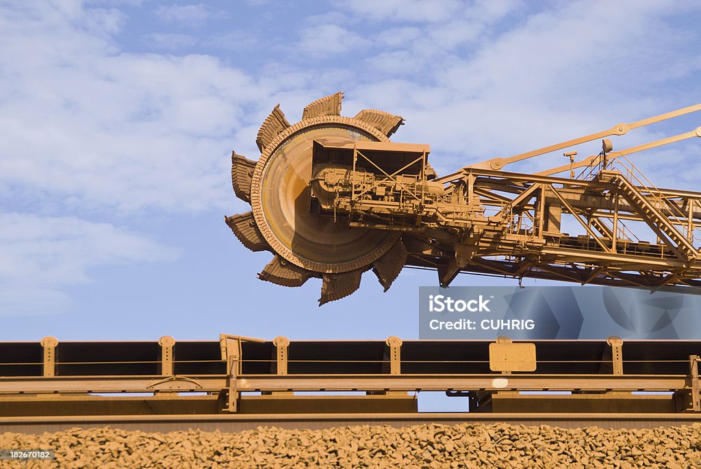 Reclaimer On 철광석 광산 사이트 0명에 대한 스톡 사진 및 기타 이미지 0명 건조 기후 광각 Istock