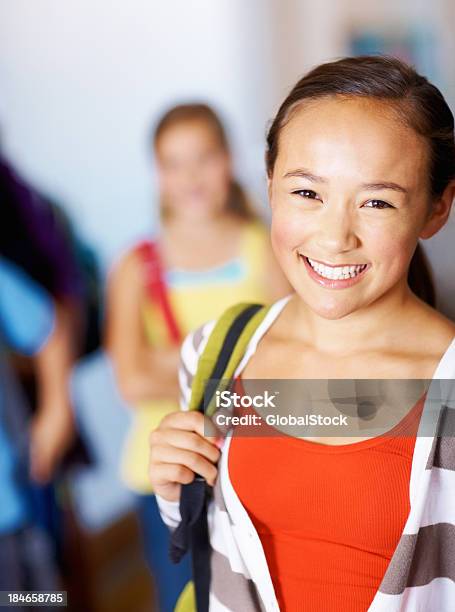 Photo libre de droit de Portrait De La Fille De Lécole Heureux banque d ... Photo libre de droit de Portrait De La Fille De Lécole Heureux banque d ...