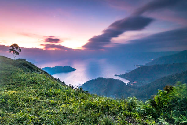 2 200+ Lac Toba Photos Photos, taleaux et images libre de droits - iStock 2 200+ Lac Toba Photos Photos, taleaux et images libre de droits - iStock