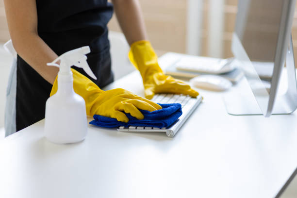 Cleaning Office Desk - Free photo on Pixabay
