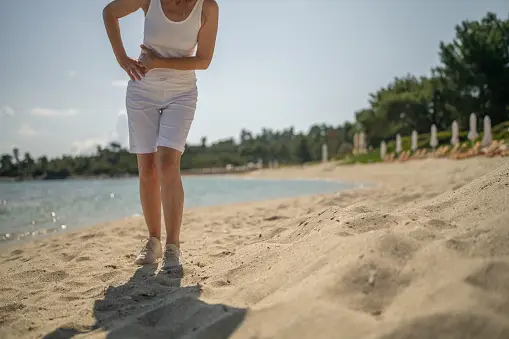 30 000 Woman Walking On Beach Pictures Download Free Images On Unsplash