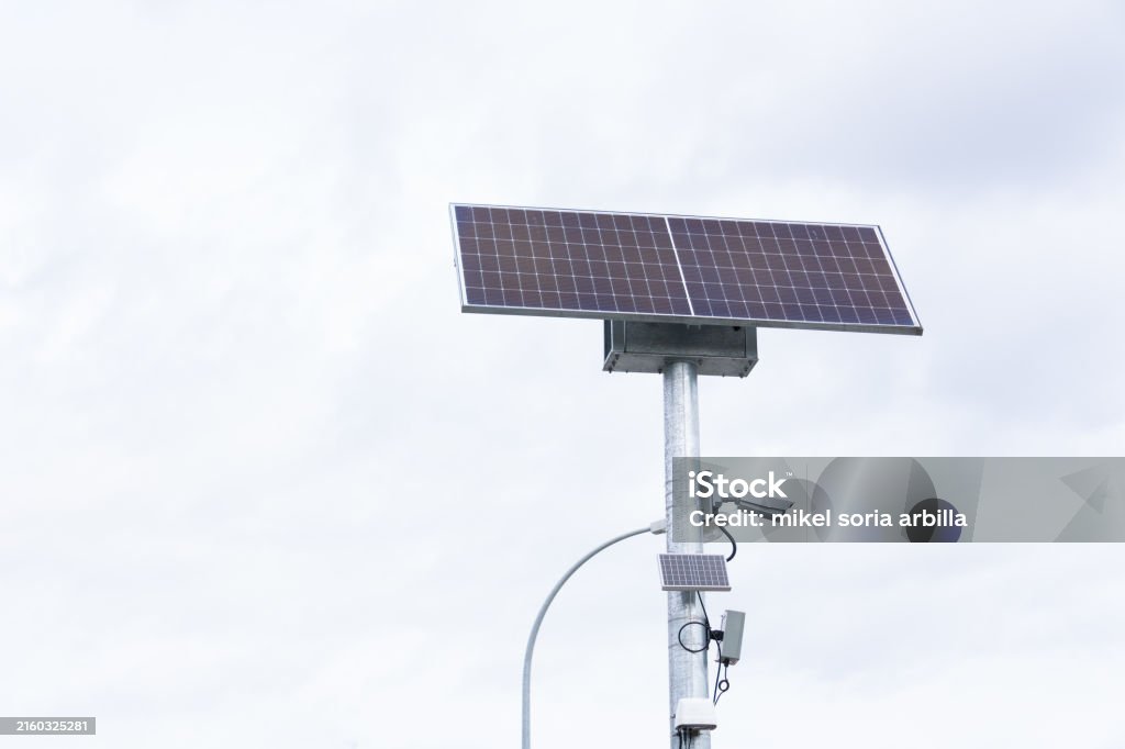 태양 전지 패널은 모션 속도 Wifi 돔 Cctv 4g 태양 광 카메라 Sim 카드 시스템 기술 신호로 에너지를 사용하여 안전