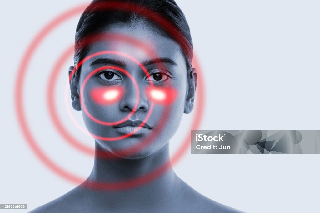 Mujer Del Sur De Asia Con Síntomas De Sinusitis E Inflamación De La ... Mujer Del Sur De Asia Con Síntomas De Sinusitis E Inflamación De La ...