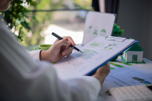 Analyzing Green Building Performance Metrics During Business Meeting ... Analyzing Green Building Performance Metrics During Business Meeting ...