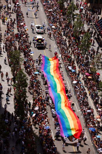 Toronto Gay Pride Parade Bendera Multiwarna Besar Foto Stok Unduh Gambar Sekarang Pawai